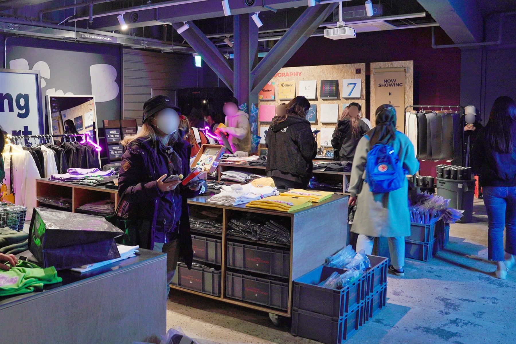 지하 공간에 펼쳐진 BTS의 세상 – heyPOP