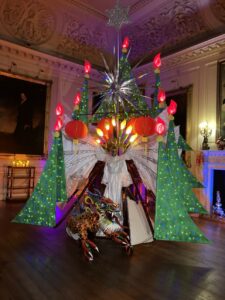 독특하고 다채로운 크리스마스 트리 디자인 – heyPOP