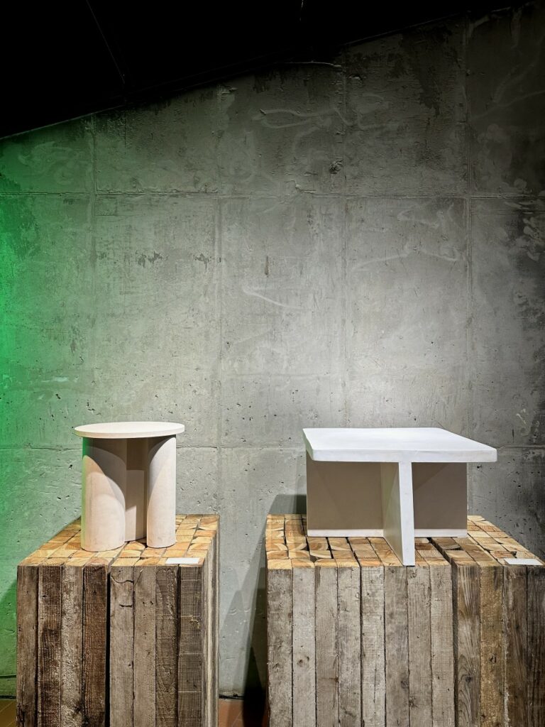 전원 속 빌리지에서 열리는 마이알레의 전시 – heyPOP