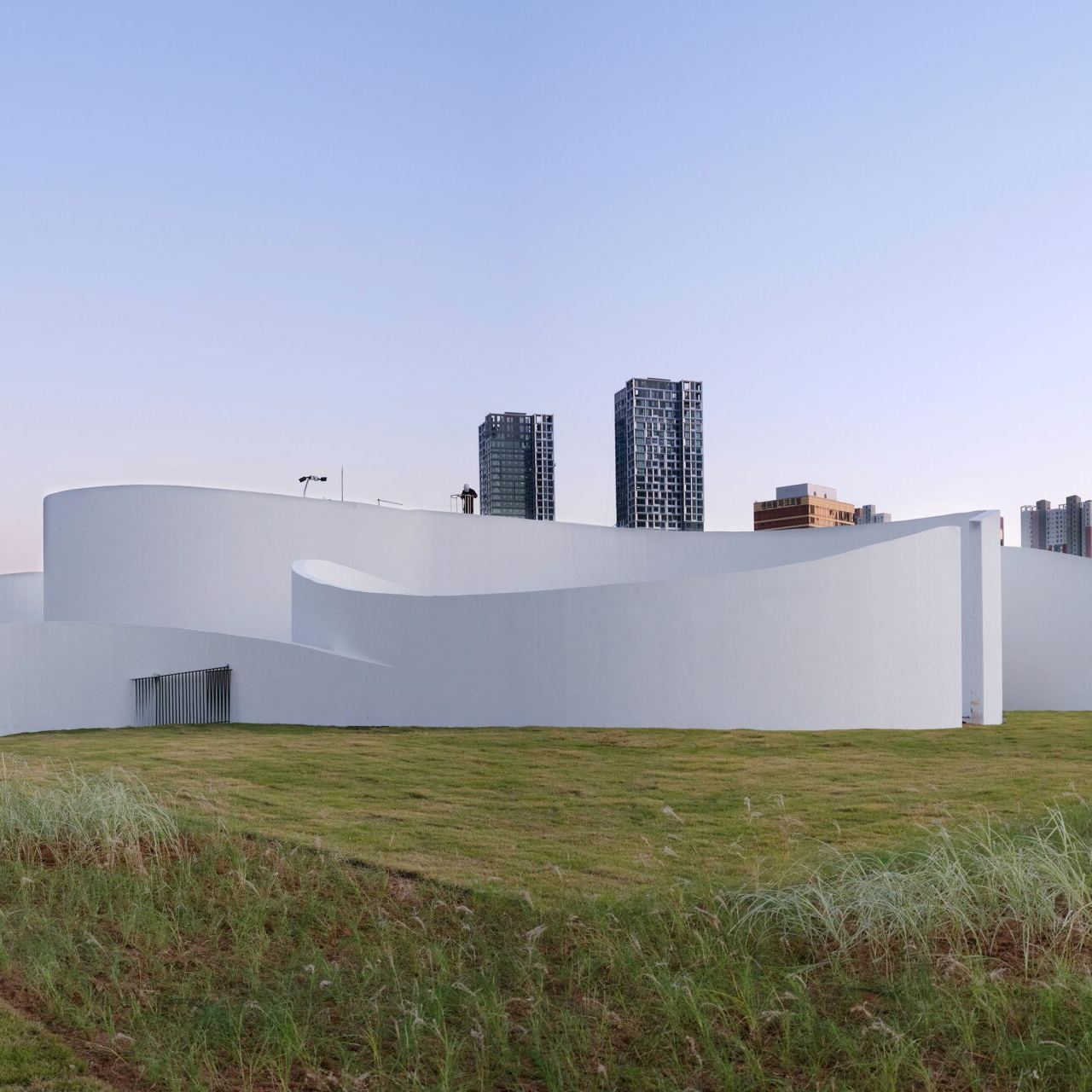 푸하하하프렌즈의 상상력은 공간으로 실현된다 - heyPOP