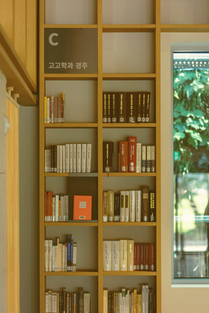 '눕독' 권하는 도서관, 국립경주박물관 신라천년서고 ① - heyPOP