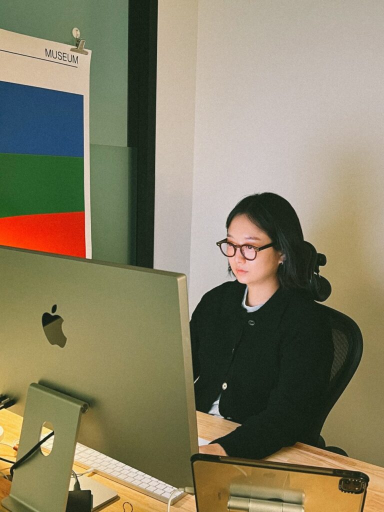 스튜디오 그레이의 K-POP 음반 아트워크 – heyPOP