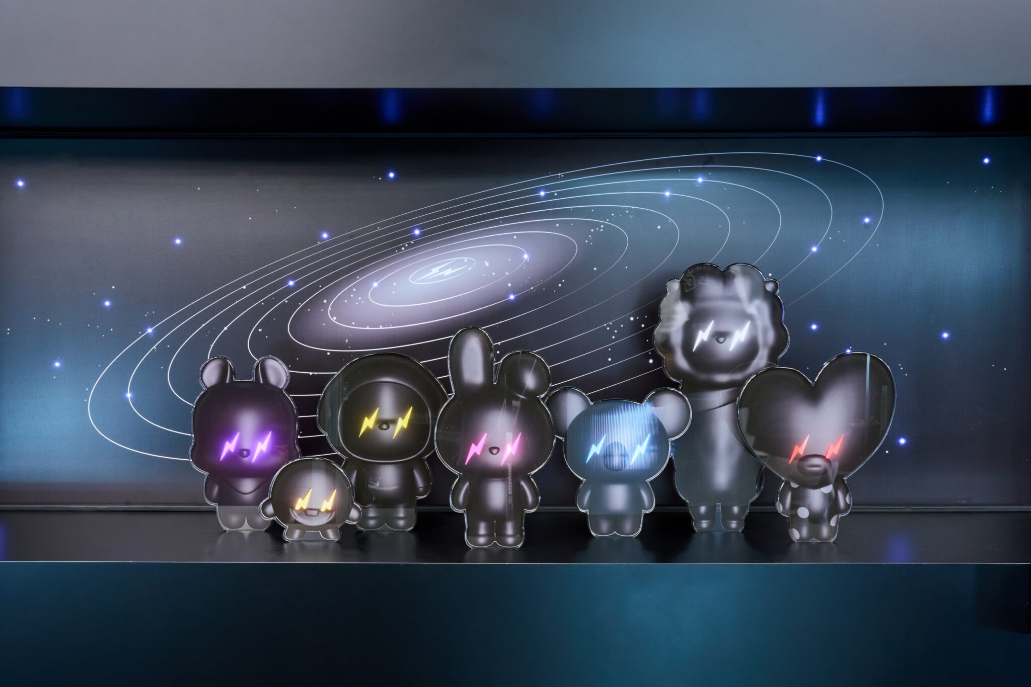 올 블랙으로 변신한 BT21 캐릭터들! – heyPOP