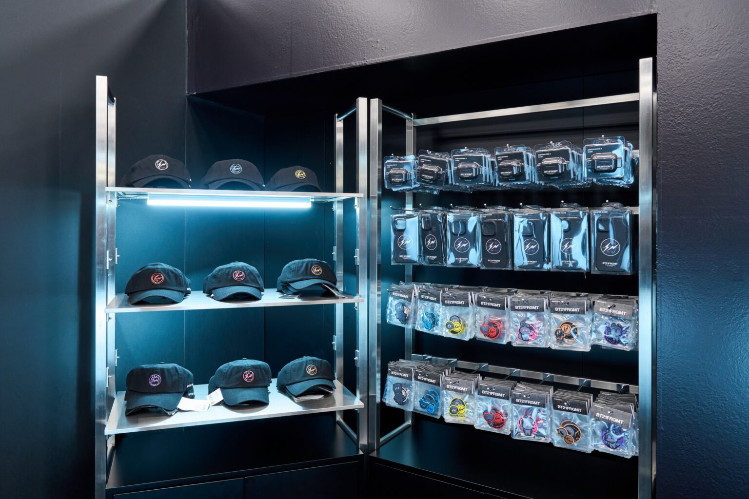 올 블랙으로 변신한 BT21 캐릭터들! – heyPOP