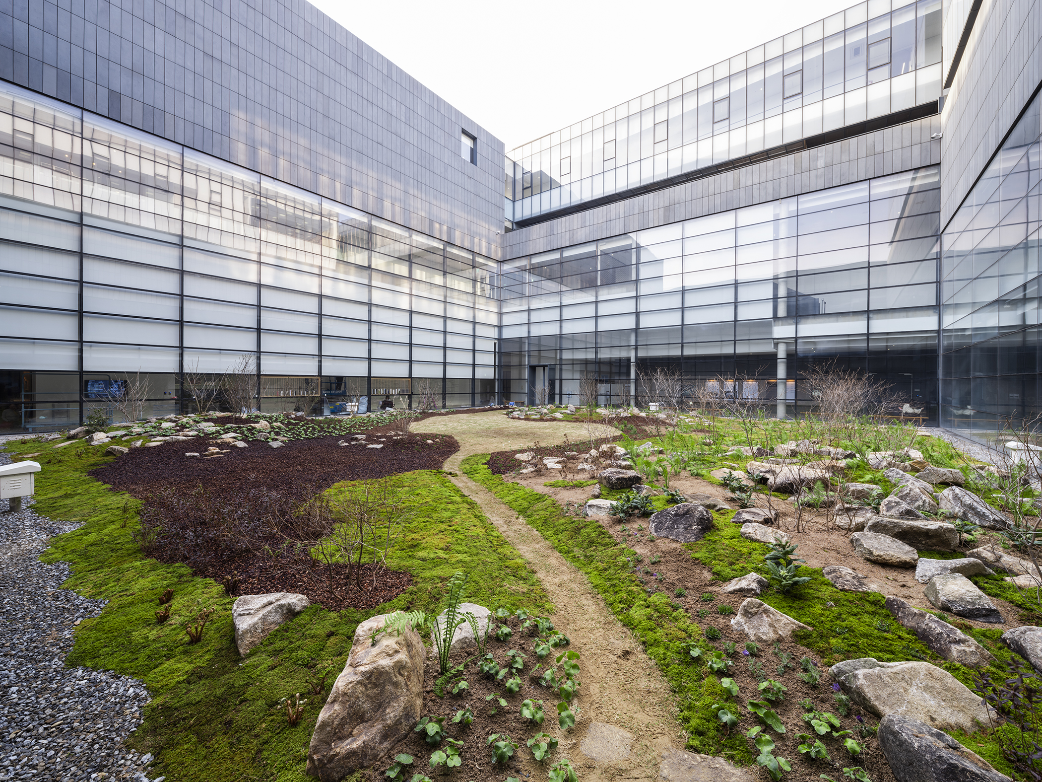 한국 1세대 조경가의 삶과 작업 – heyPOP