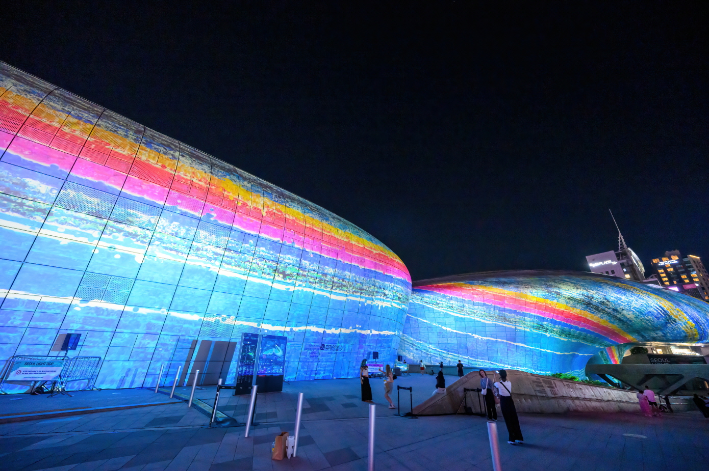 DDP가 초대형 미디어아트로 물드는 시간 – heyPOP