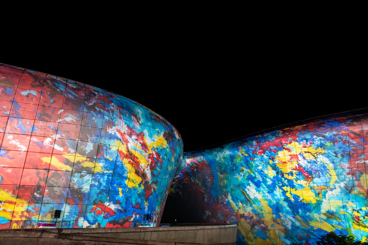 DDP가 초대형 미디어아트로 물드는 시간 – heyPOP