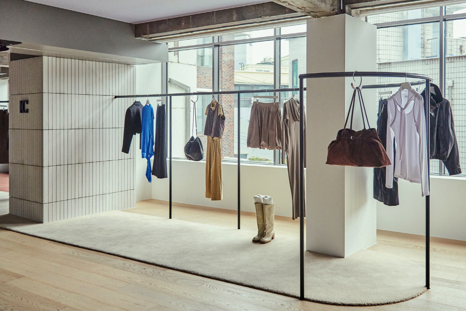 미래와 조우한 클래식, 로우클래식 미래빌딩 ② – heyPOP