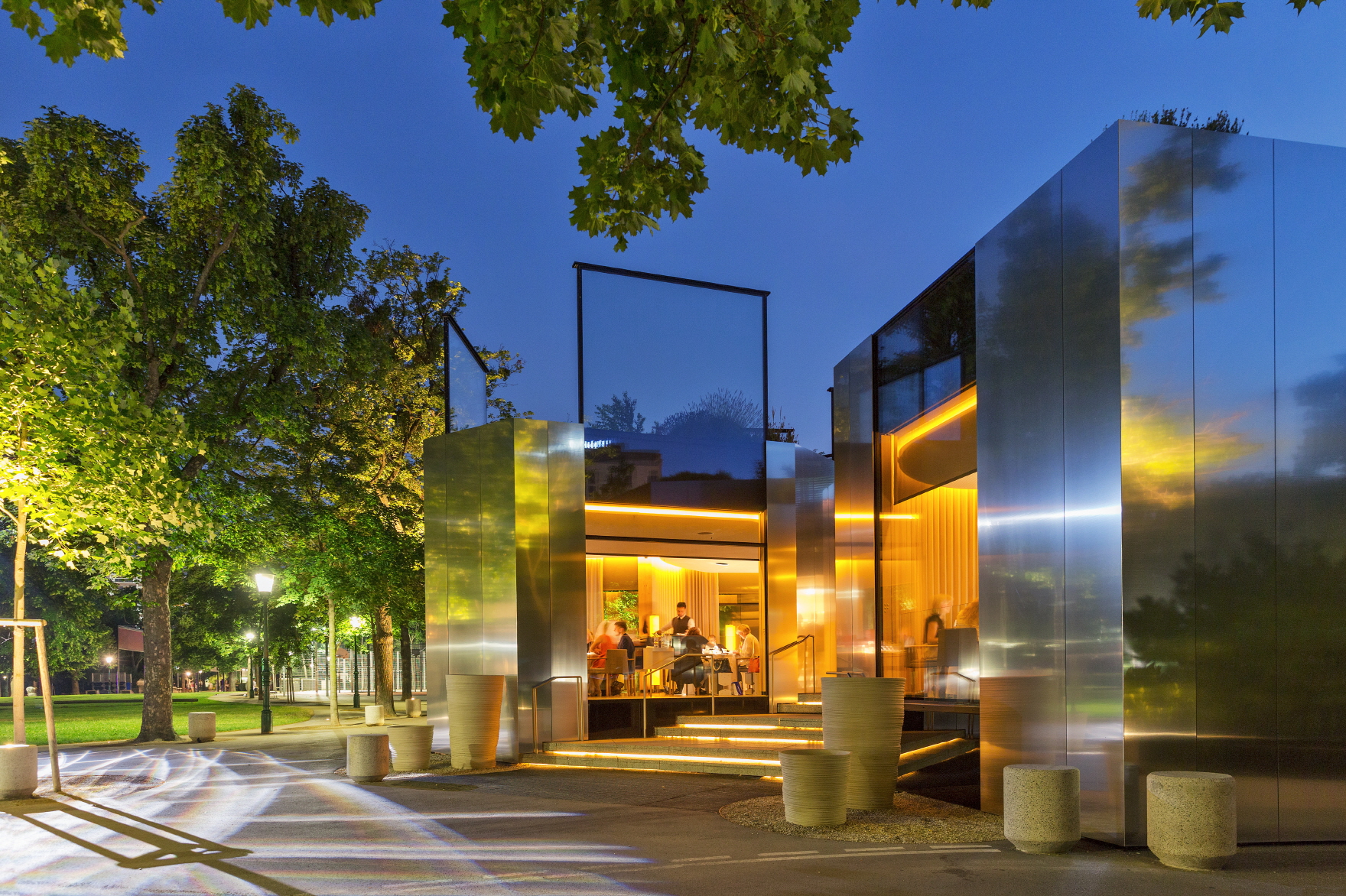 ‘맛잘알’이라면 주목, 미식가를 위한 감각적인 레스토랑 – heyPOP