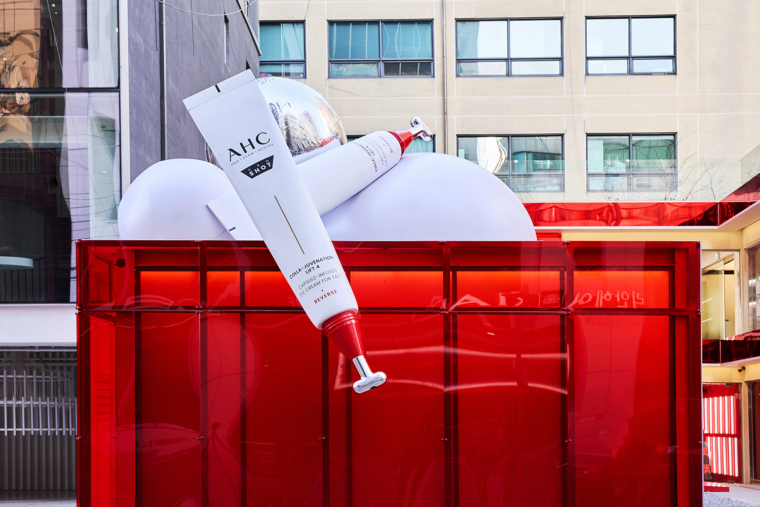 AHC의 남다른 보법, 이들이 게임 콘셉트 팝업을 선보인 이유 – heyPOP