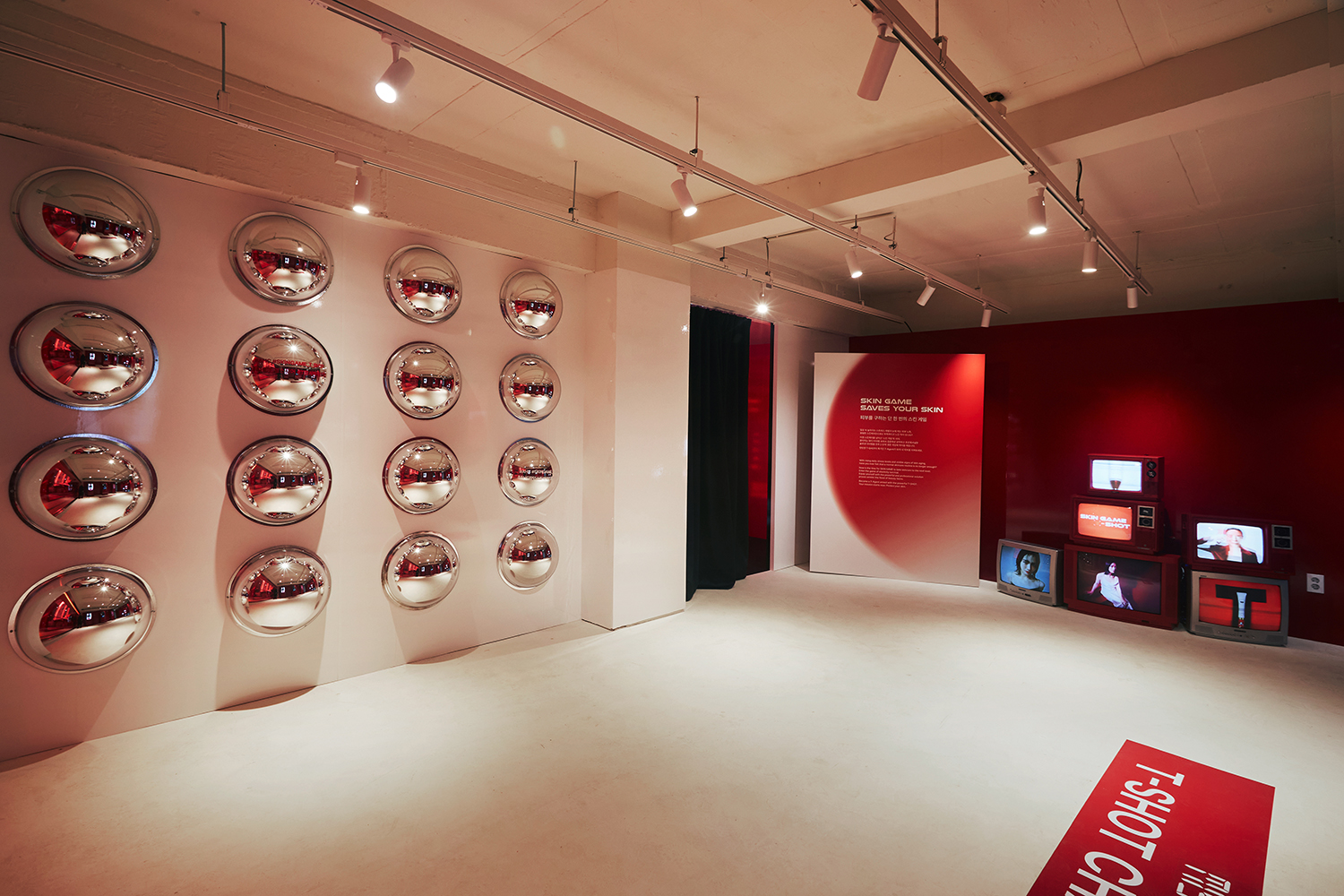 AHC의 남다른 보법, 이들이 게임 콘셉트 팝업을 선보인 이유 – heyPOP